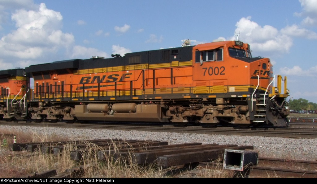 BNSF 7002